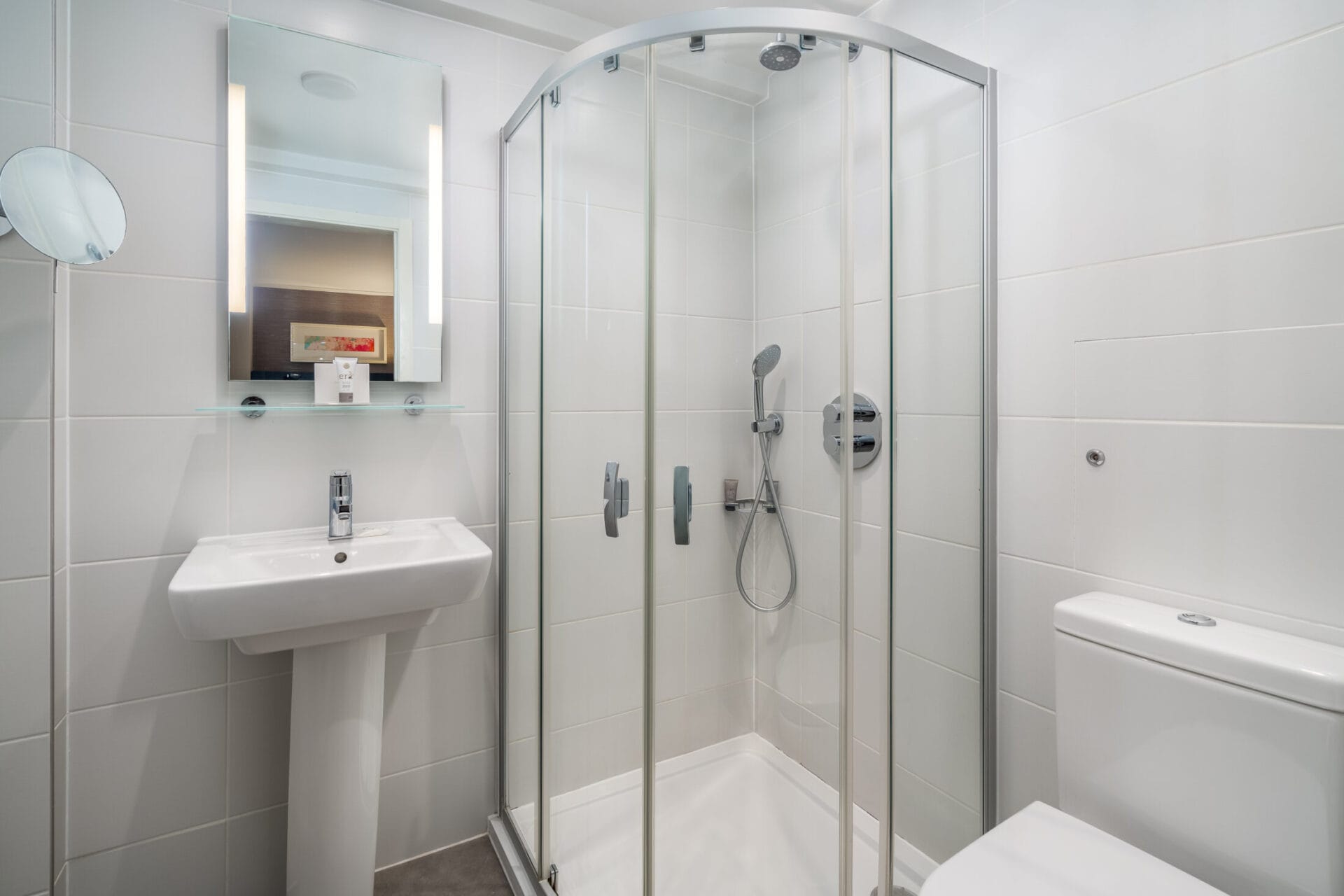 Rooms And Suite Accommodation At The Lensbury