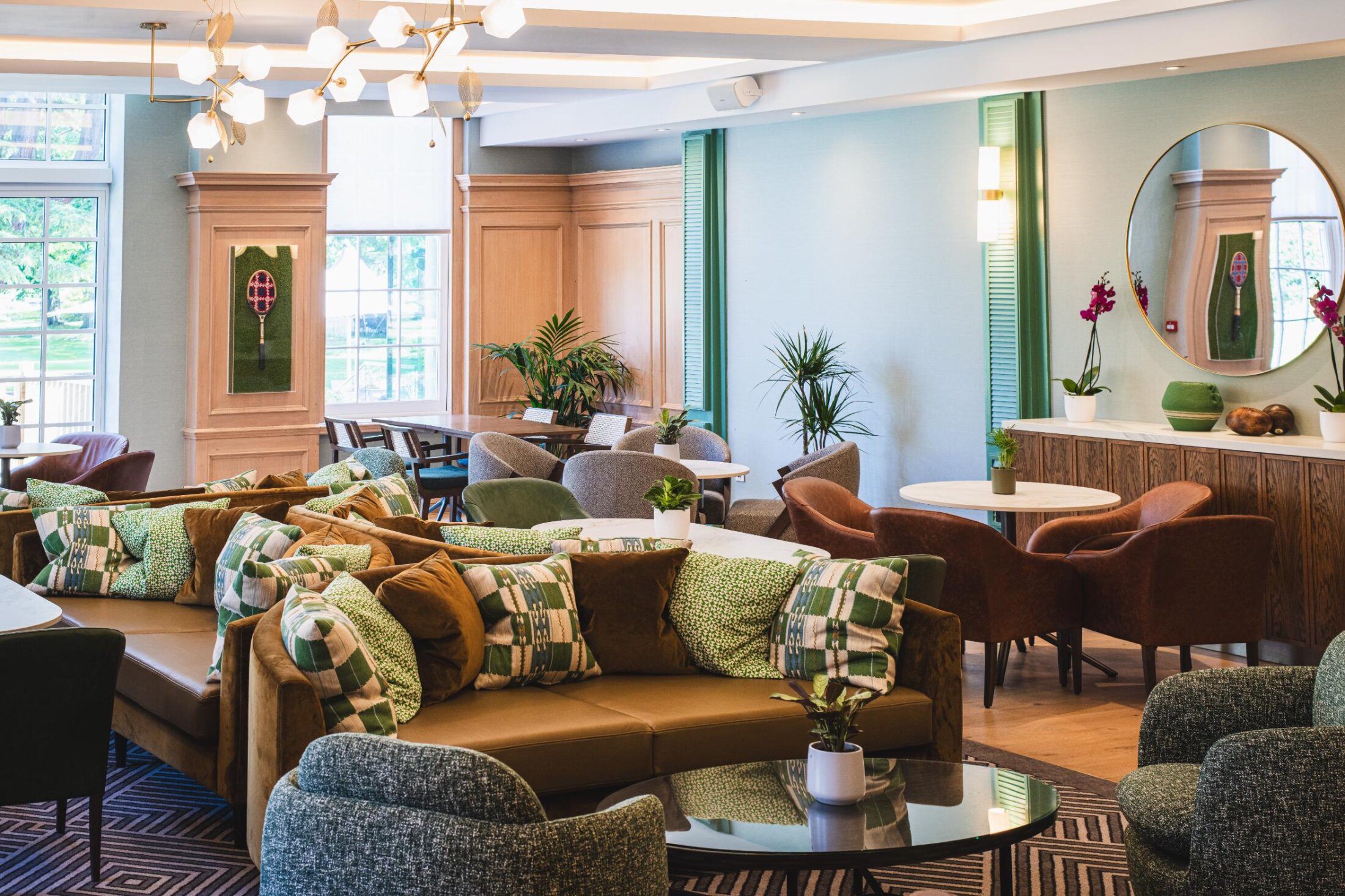 The Dunbar Members' Lounge - The Lensbury